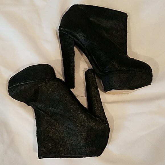 SENSO | Shoes | Senso Diffusion Black Wilma Pony Hair Ankle Bootie ...